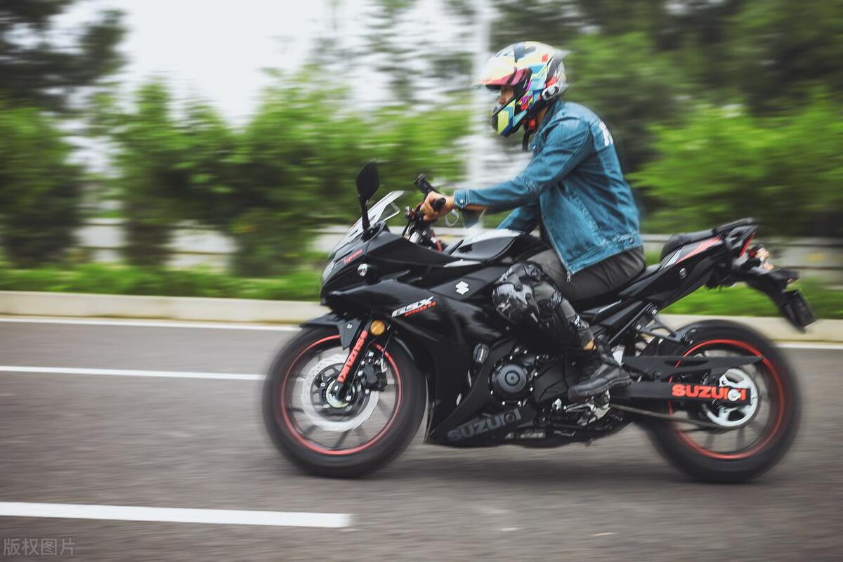 Soul or body, there is always one riding on a motorcycle~ - iNEWS