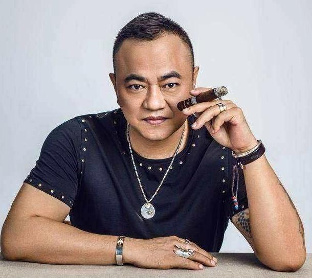 Zhang Jiahao, king of Northeast China who covered the sky with one hand ...