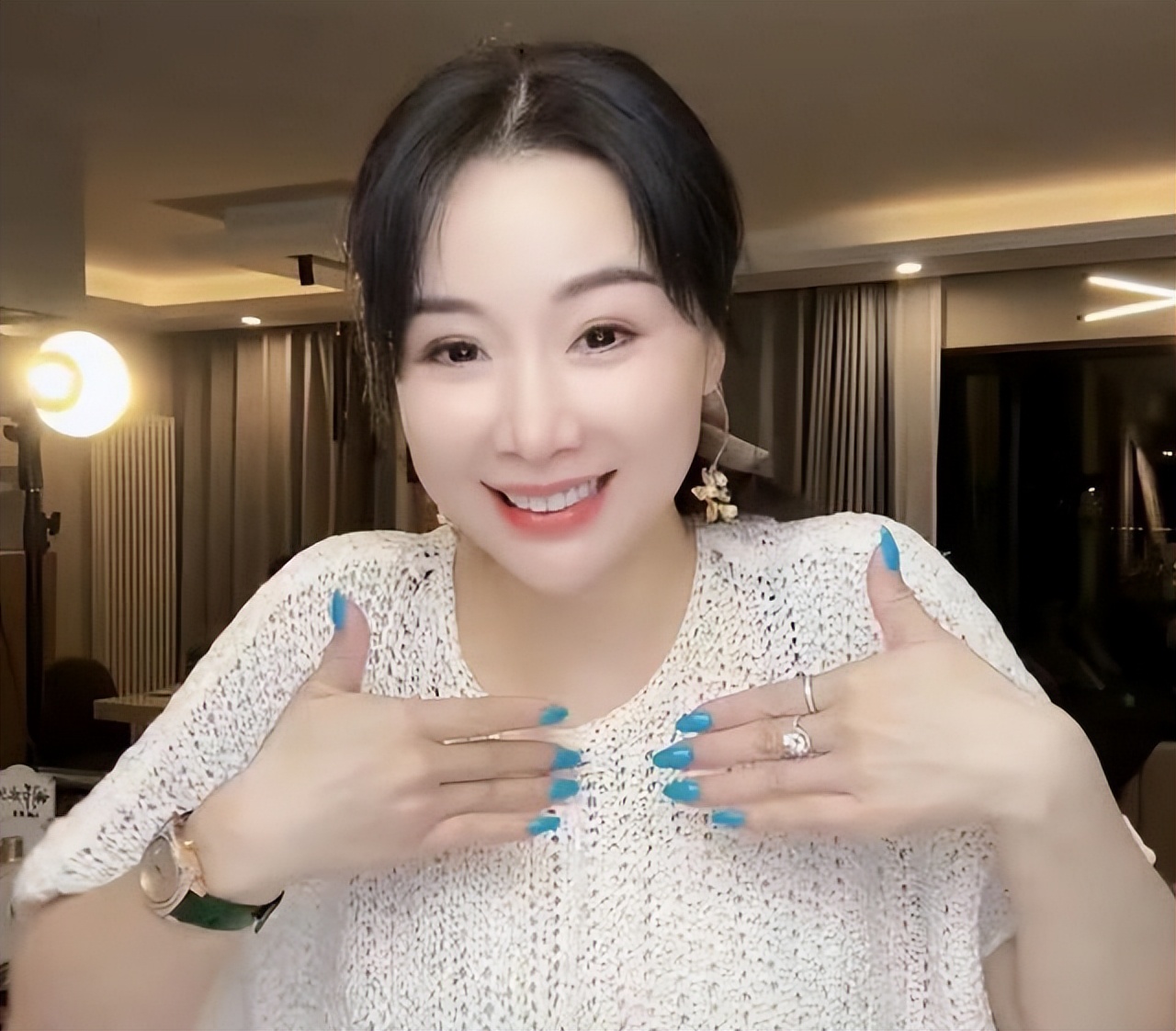 His expression was stiff and he couldn't smile. What happened to these ...