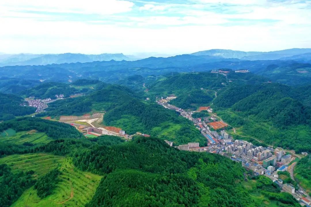 Cool down and enjoy the view!The Zengjia Mountain in Guangyuan at 23°C ...