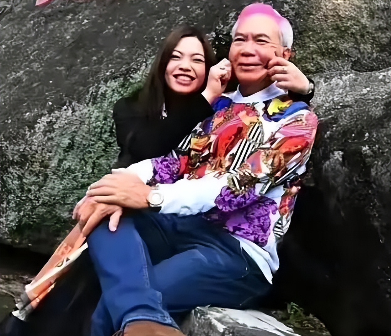 bless! 72-year-old Li Longji married his 36-year-old girlfriend ...