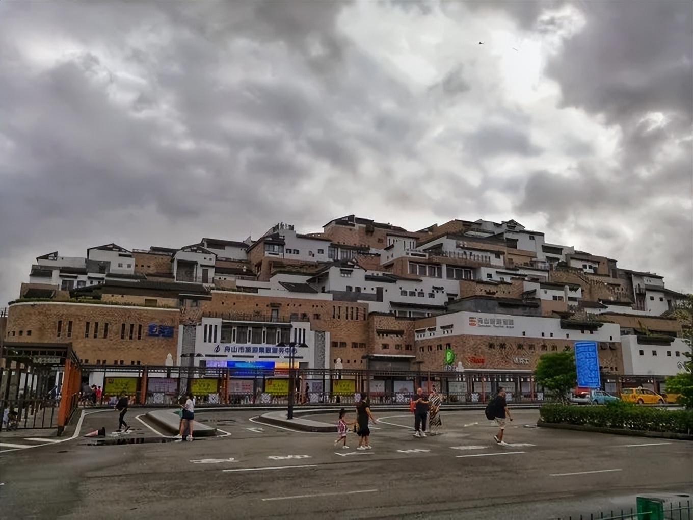 Cihang Pudu's Potala Palace at Sea - iNEWS