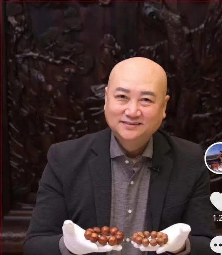 This time, Tang Seng, who "dedicated himself to saving his mother ...