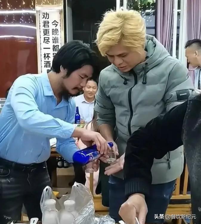 One year after he was released from prison, Zhou had a counterattack in ...