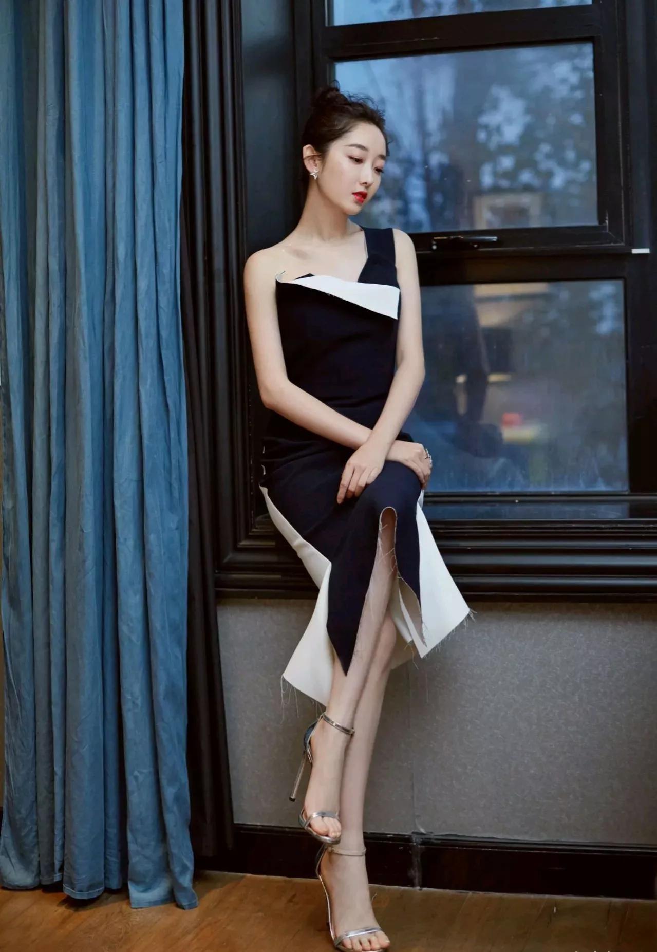 Jiang Mengjie - iNEWS