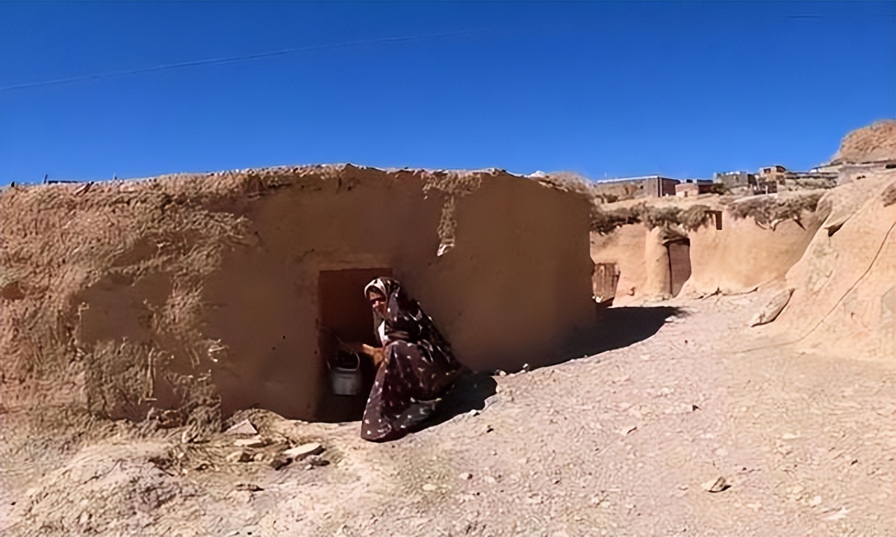 Magical village: the realistic version of "Dwarf Country", which has ...