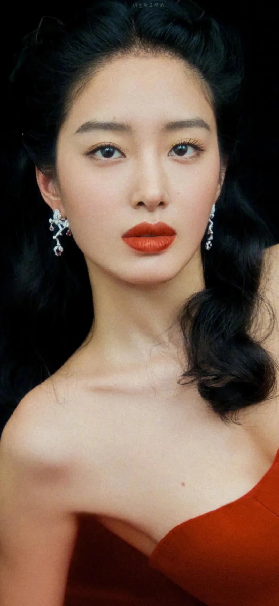 "Yang Caiyu Wallpaper" is a gift to Jun Jasmine, may Jun Mo Li - iNEWS