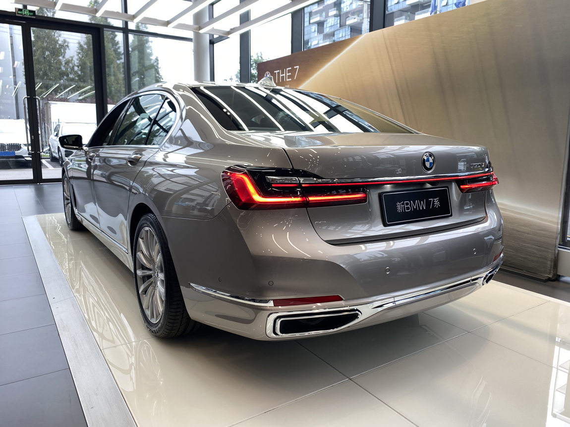 BMW 730LI: 2.0T+8AT fully imported from BMW, with an output of 265 horsepower, the whole car is ...