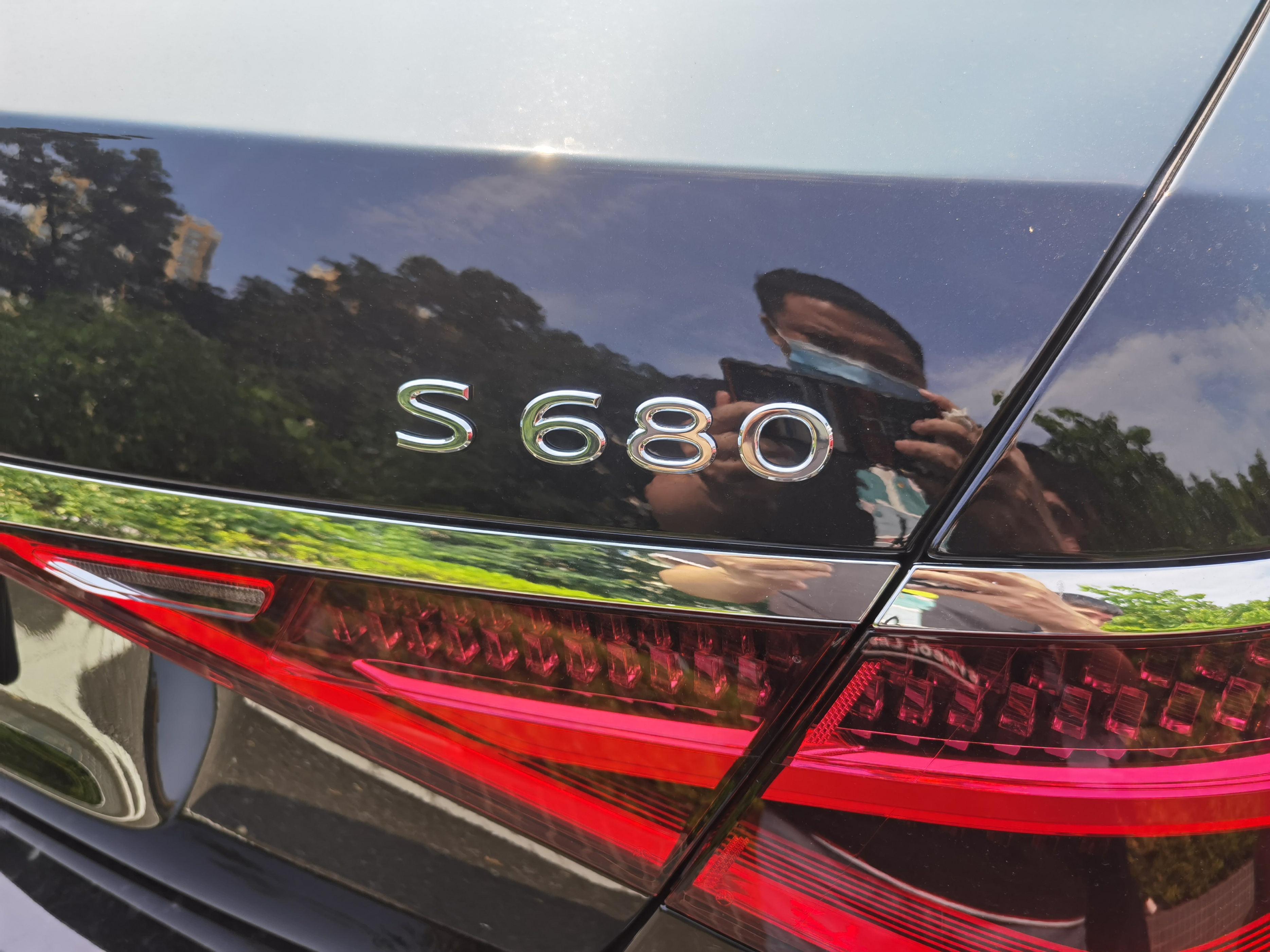 How to upgrade the Maybach S480 to the configuration of the top Maybach S680, see the comparison ...