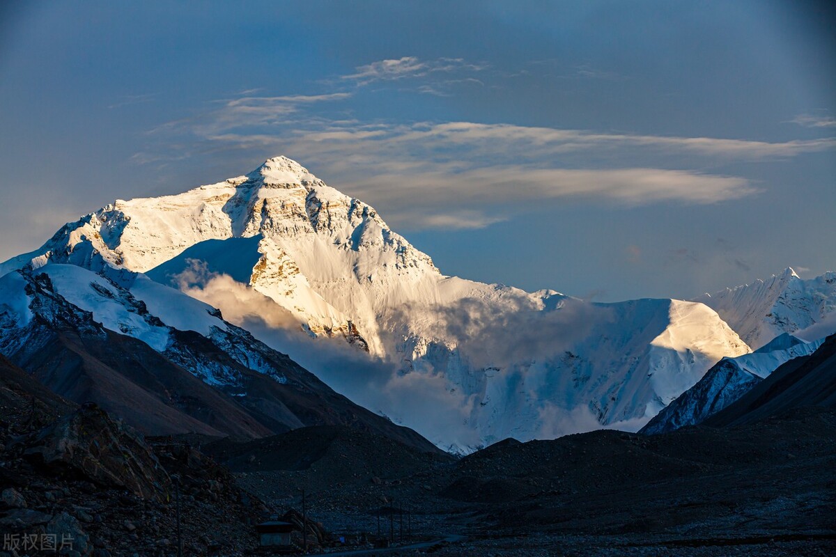 The highest peak in the world - Mount Everest!Do you understand? - iNEWS