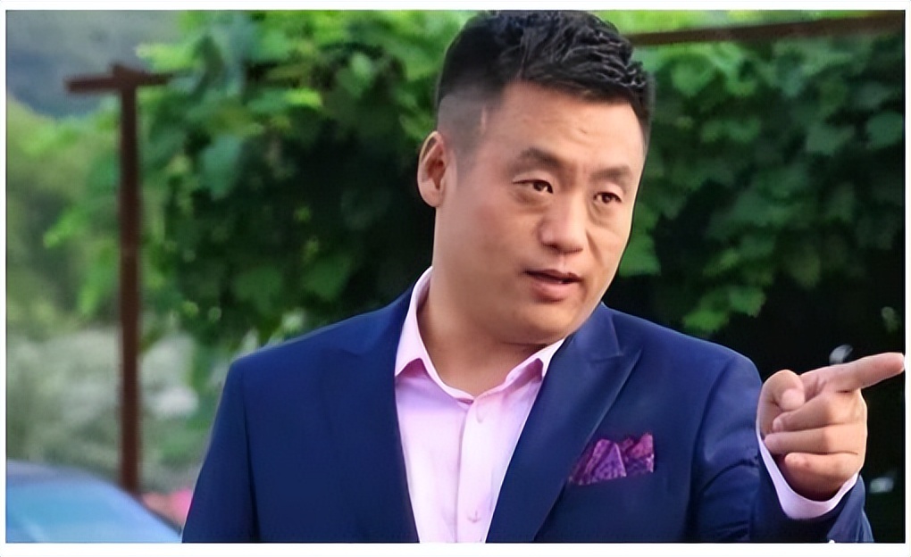 Song Xiaofeng: He never forgets his origins in becoming famous - iNEWS