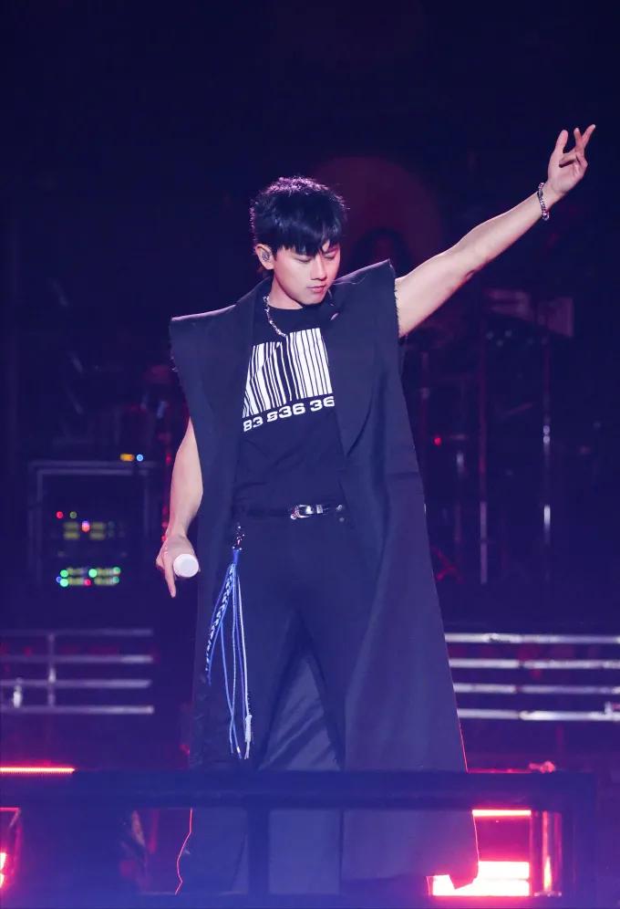 The chorus of Zhang Jie's concert swipes the entire network: Thank you ...