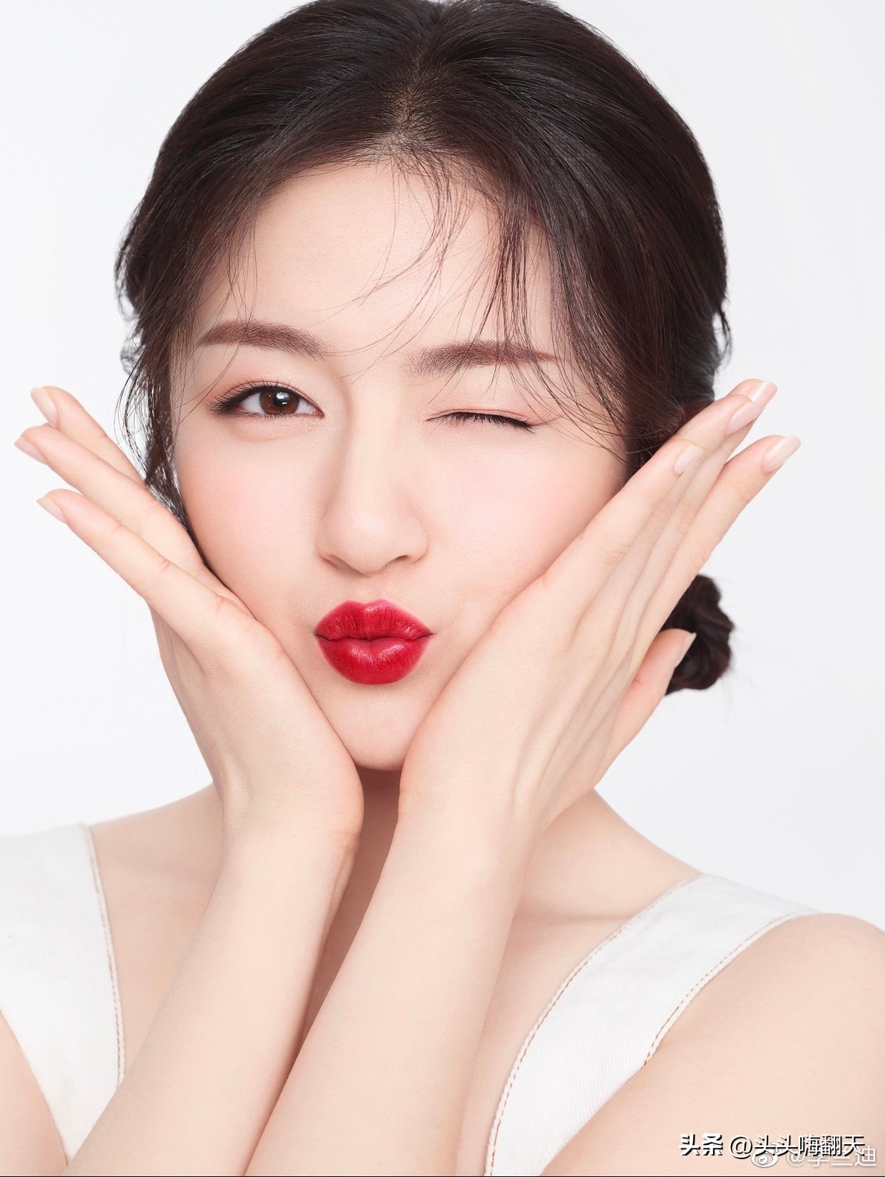 Li Landi: pure and beautiful, sexy and charming, full of charm - iMedia