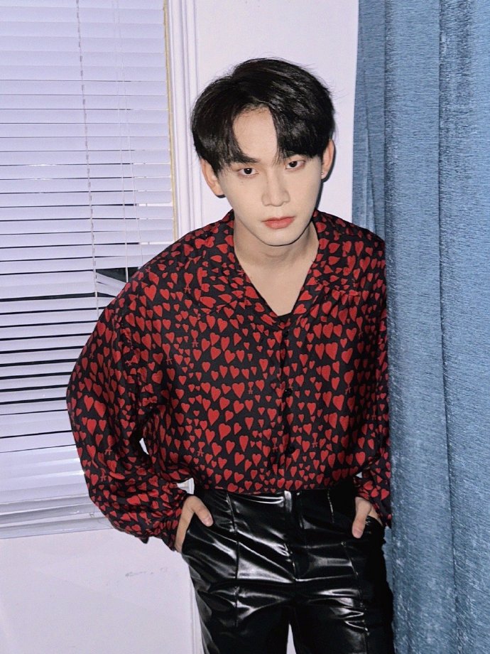 Yao Chen and Huang Zitao were exposed by paparazzi on the same day ...