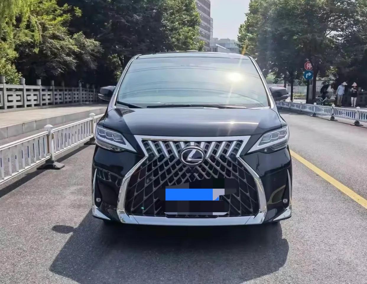 The ceiling of the nanny car, what other car can surpass it in the ...