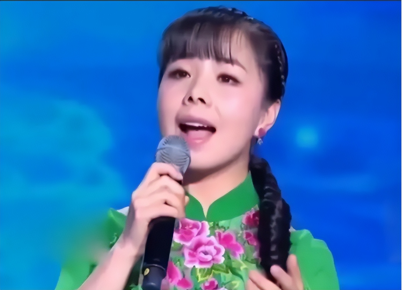 Erni Wang: She became famous at the age of 23, gave up an annual salary ...