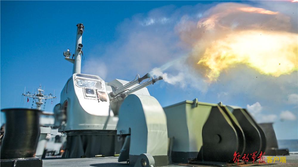 The roar of naval guns directly hit a landing ship brigade with multi ...