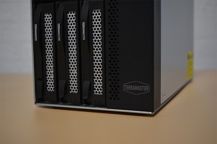 TerraMaster T9-423 NAS for enterprise data storage, multiple guarantees ...