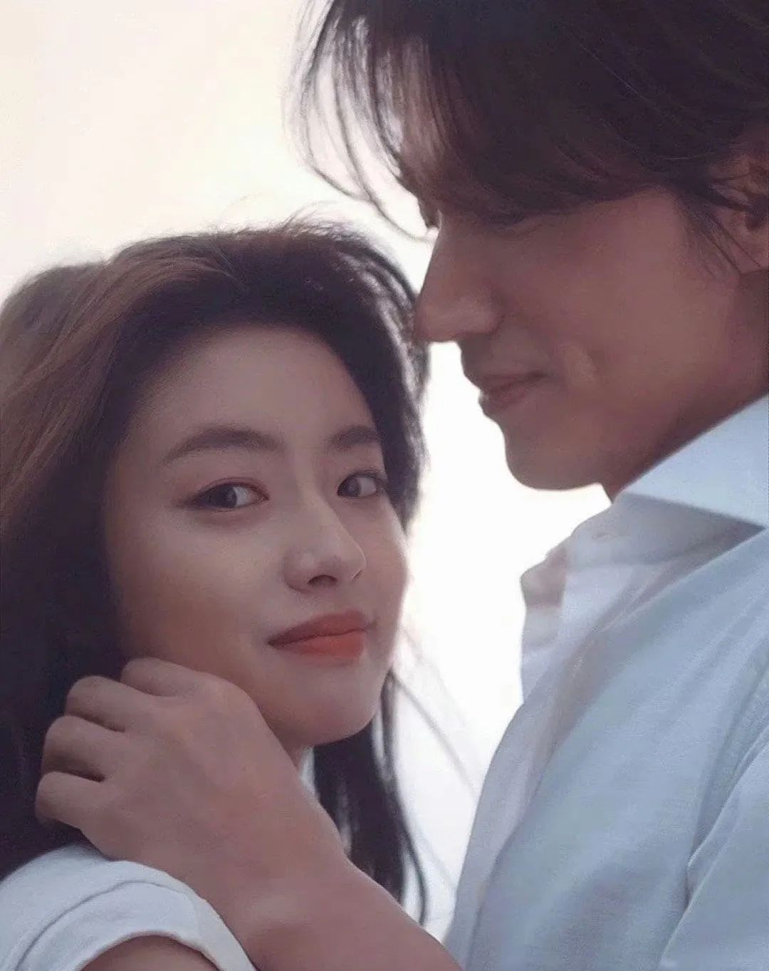 Jerry Yan and Xu Ruohan are paired together, "Cheng Ruo You" is filming an advertisement ...