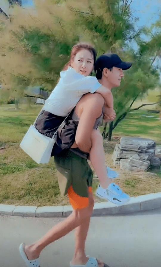 Jing Chao and Li Lin celebrate their 10th wedding anniversary and gain ...