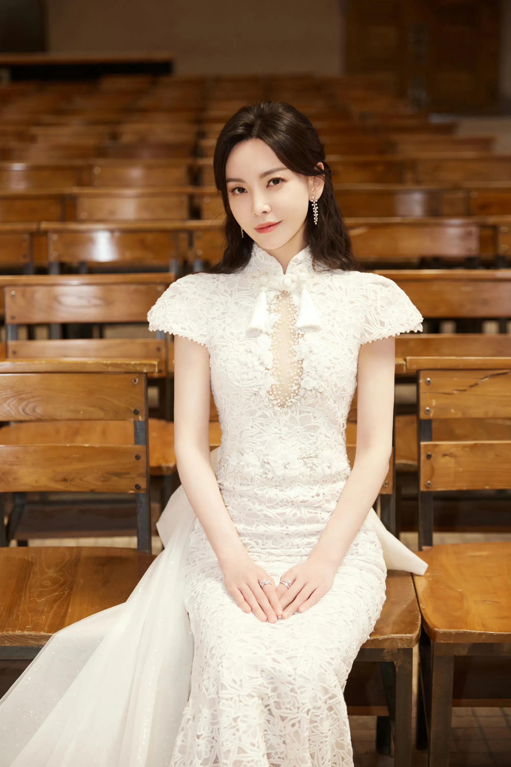 Huabiao Award Yu Wenwen's modeling picture is freshly released! - iNEWS