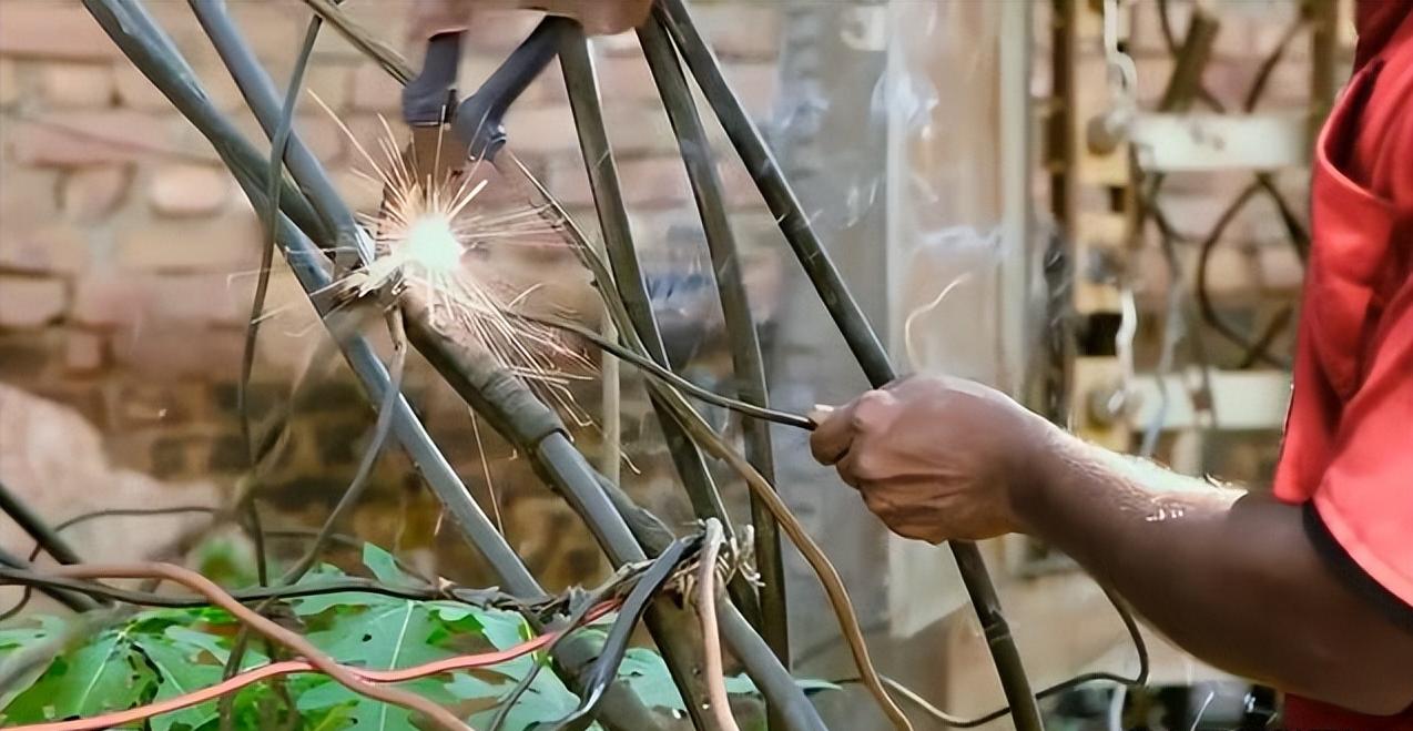 How crazy are Indians stealing electricity? 2.5 million of the 2.7 ...