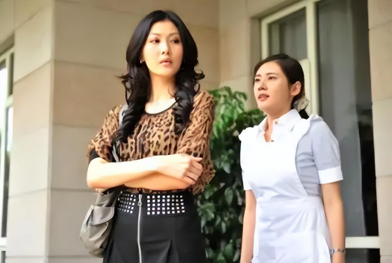 "Little three professional households" Li Caihua took photos!Wearing ...