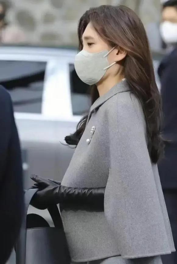 The eldest princess of Samsung participated in her son's graduation ...