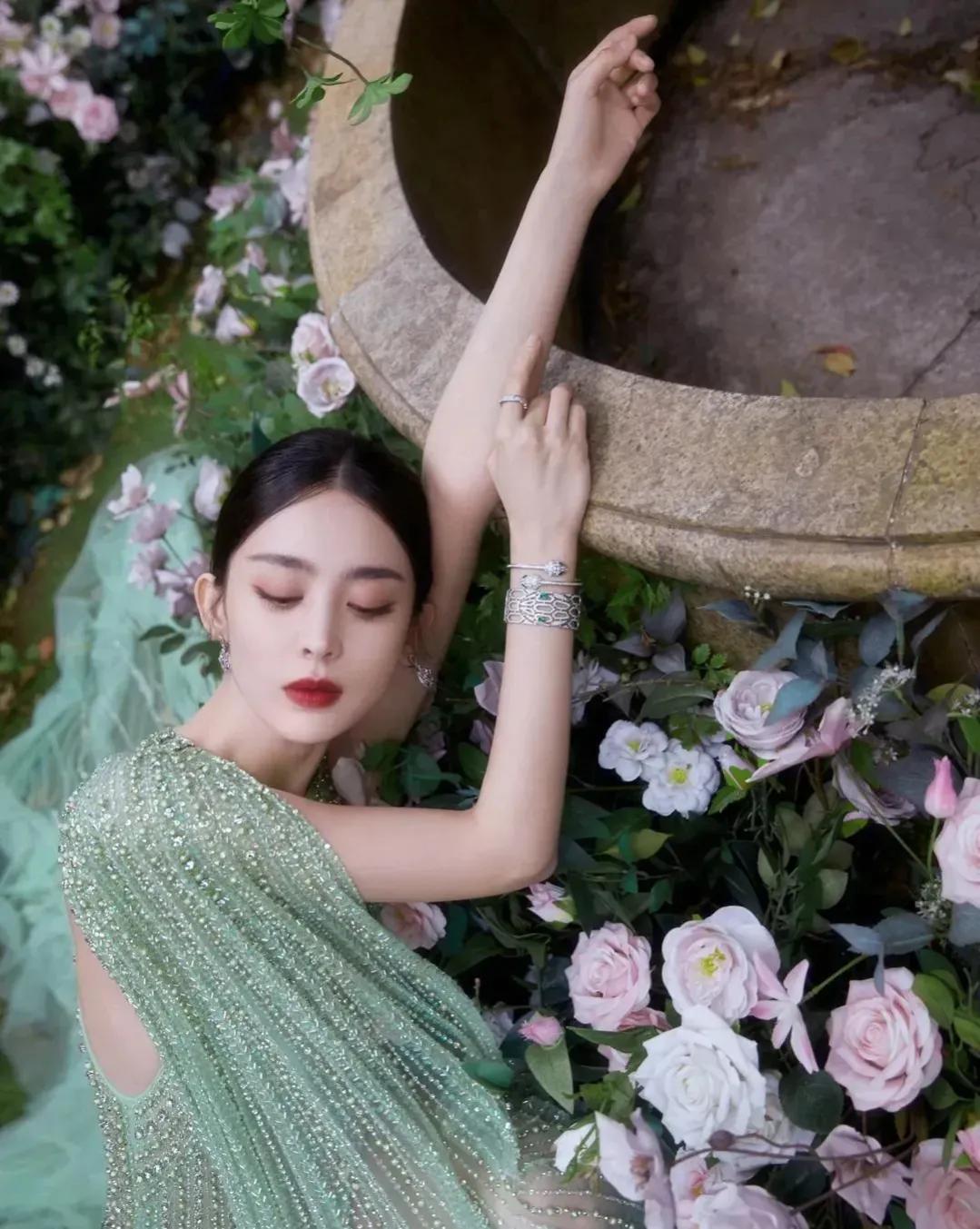 Guli Nazha's exotic goddess Lu Yi exudes mysterious "Gu" power - iMedia