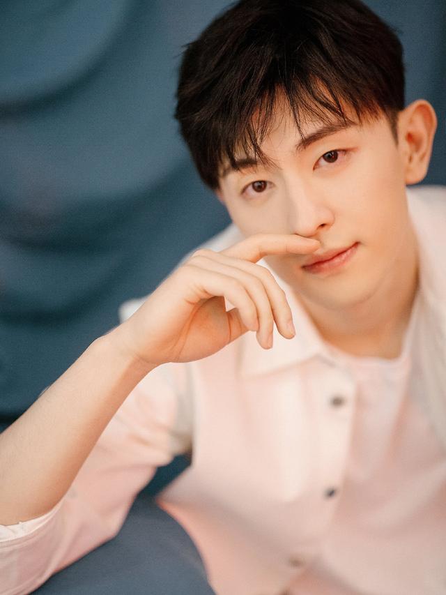 He made his debut at the age of 20 and became popular at the age of 26 ...