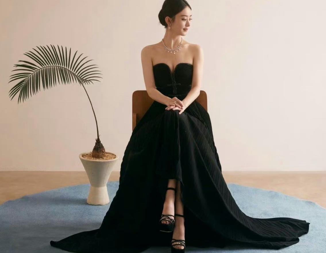 Zhao Liying wore millions of jewels to participate in the Magnolia ...