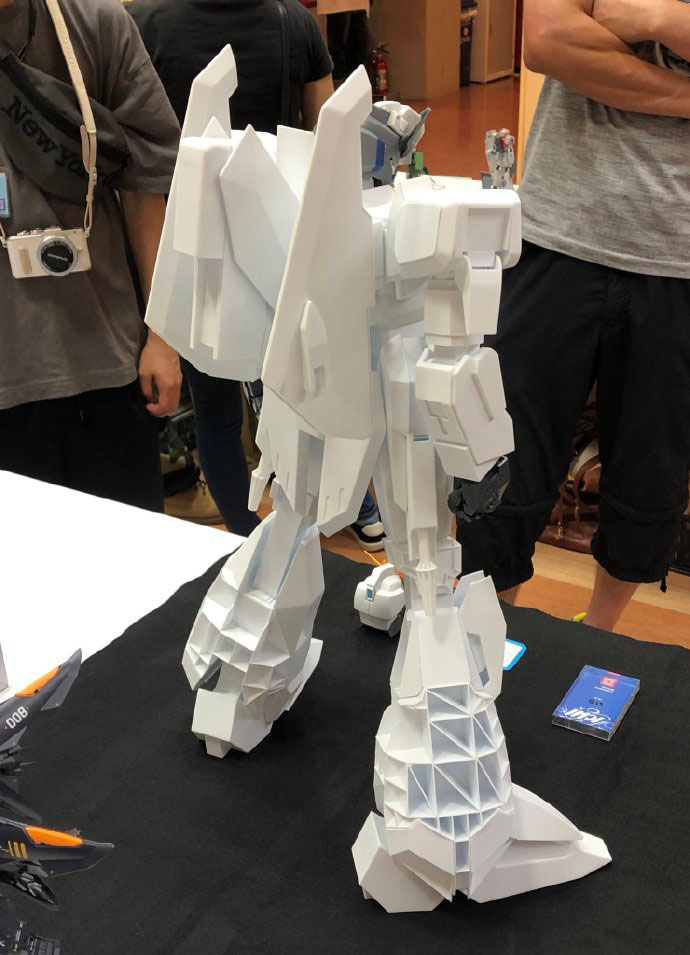 Zoom in and make a 1:35 scale Z Plus Gunpla - iMedia