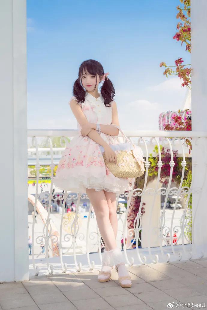 The cute hero "Xiaorou SeeU" in the Cos world is really not a beautiful ...