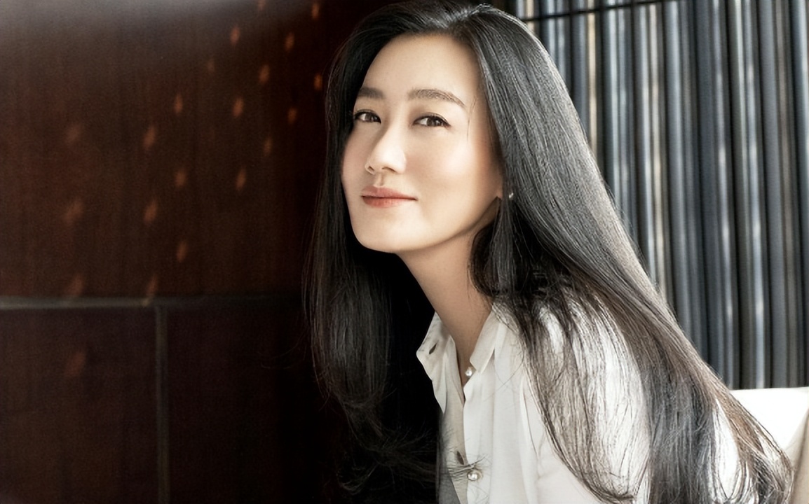 44-year-old Tan Jing has changed a lot in recent photos. She has sang ...