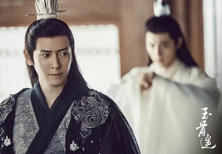 It's obviously the same person, who played “Jade Bone Yao” 12 years ...