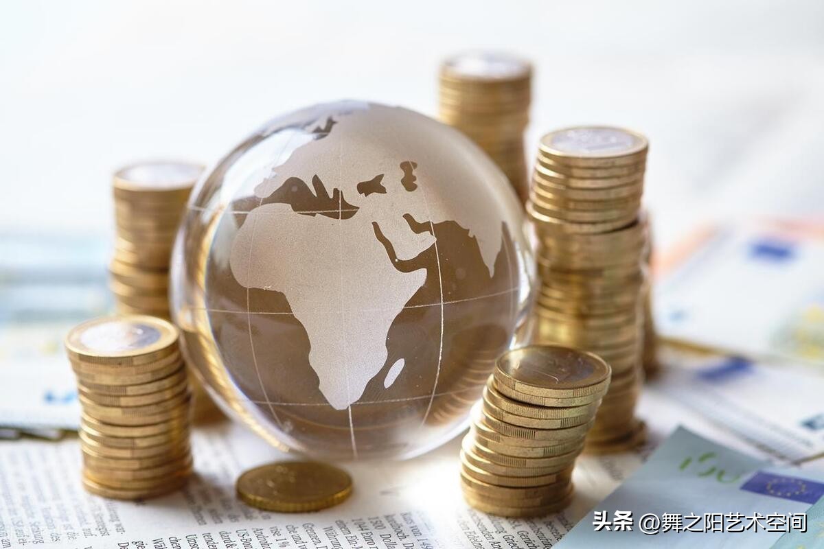 What is the reason behind the disconnect between M2 growth and economic ...