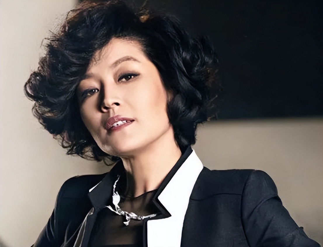 Li Yong's daughter Fatumai posted beautiful photos, her mother Ha Wen ...