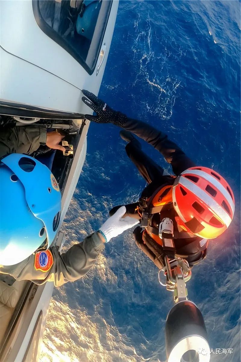 Handsome fried screen exposure!The Chinese aircraft carrier, the 10,000 ...