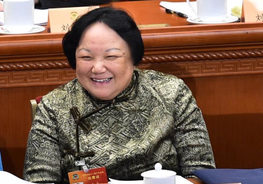 After Deng Nan got married in 1971, she went to her husband's house in ...