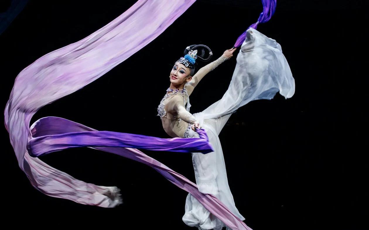 Li Yiran is so beautiful - iNEWS