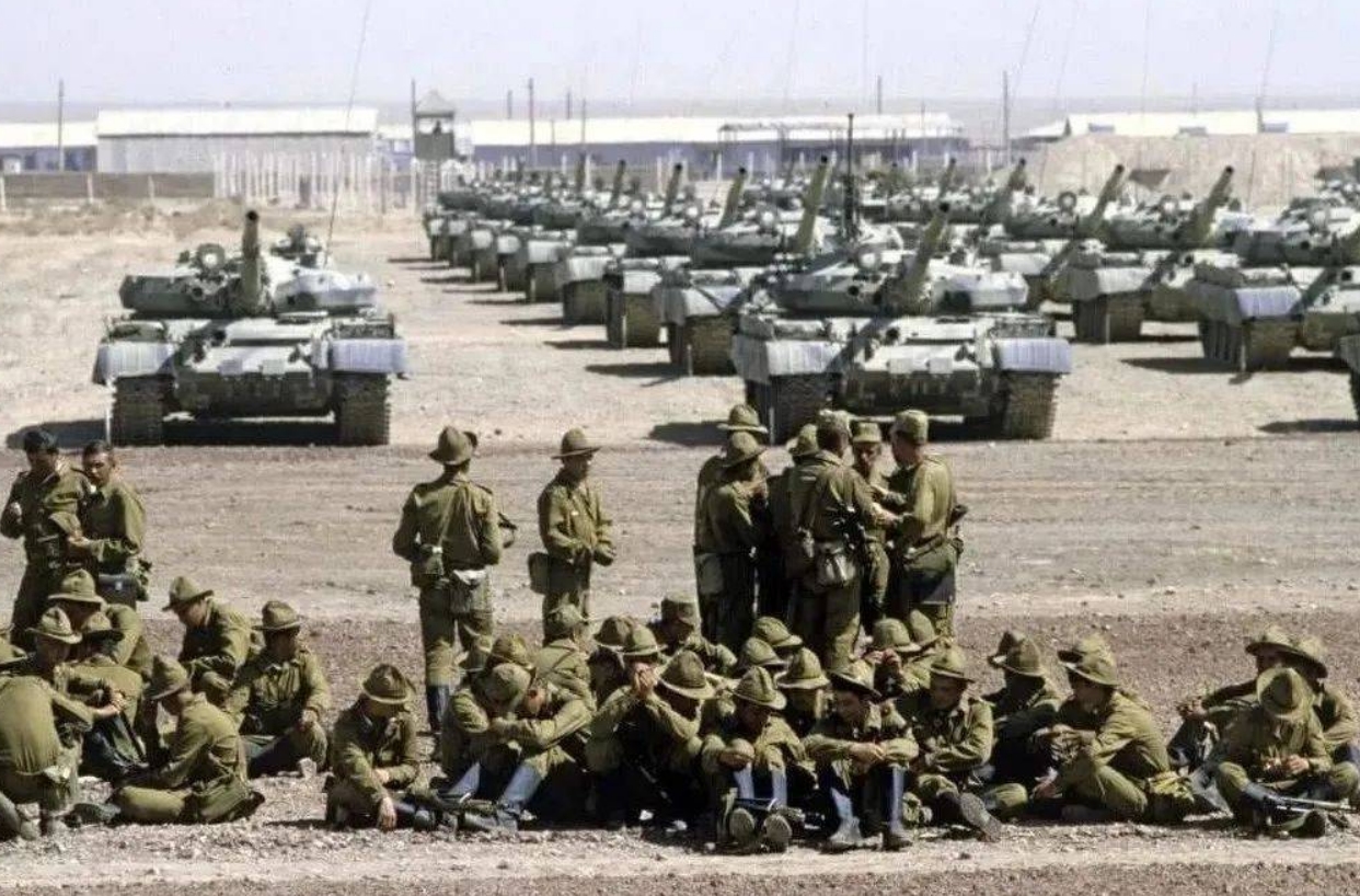 650 fighter planes and 8,000 chariots are in place, and 360,000 troops ...