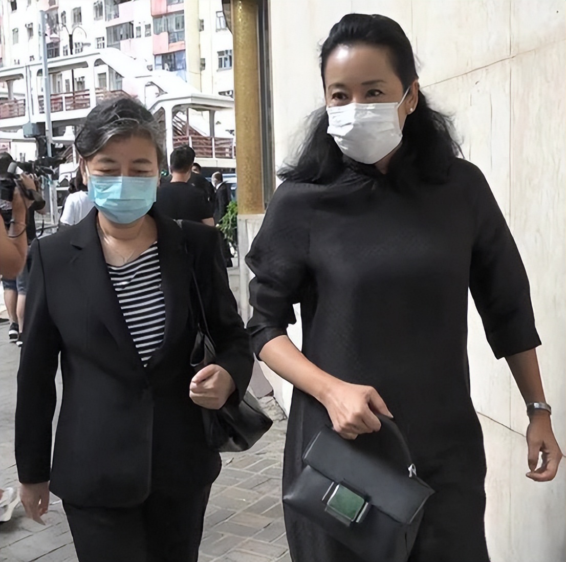 Guo Jingjing's mother and mother-in-law are in the same frame, Zhu ...