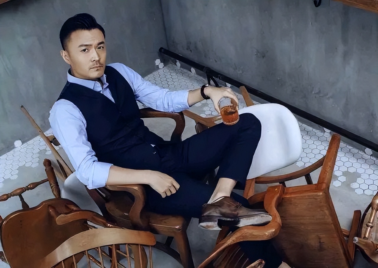 Actor Yu Xiaowei: He has been in love with Gao Yuanyuan for 2 years, he ...