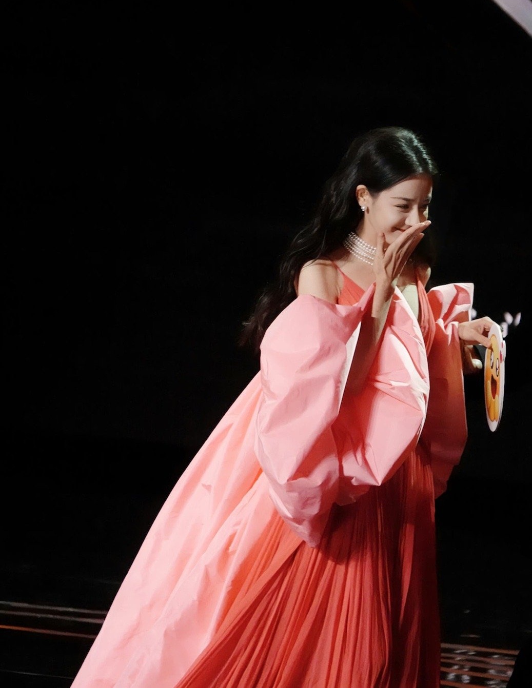 The night of Weibo was "full of situations", the actress' "Douyan" plan ...