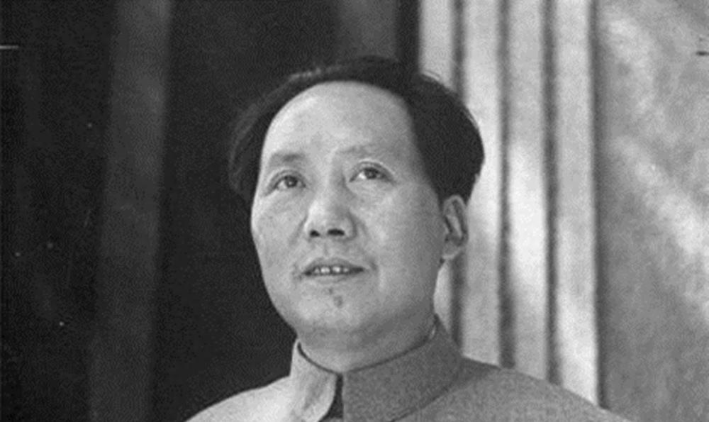 He Yingqin asked him to be the adjutant. He wanted to be the company ...