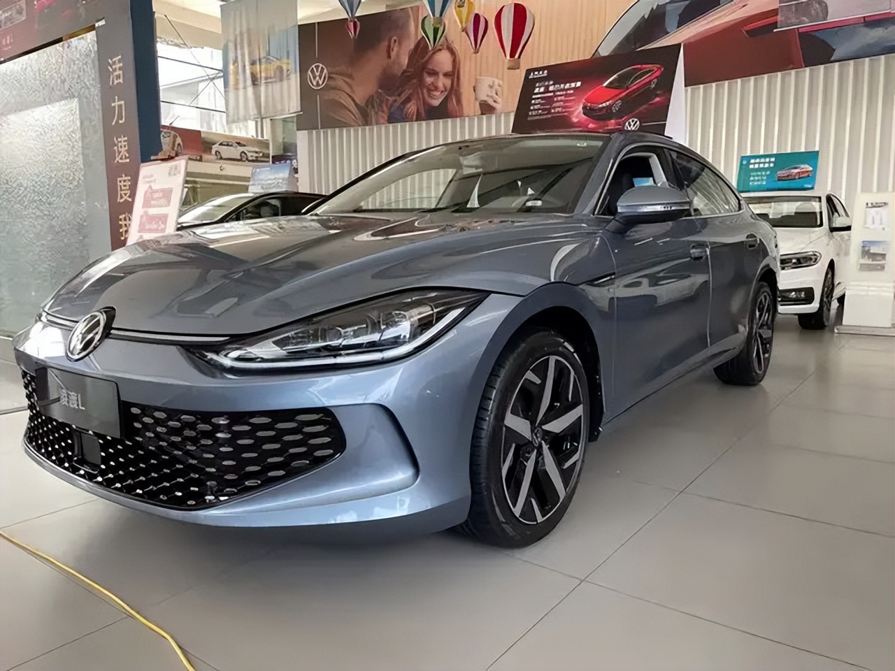 "Spicy Mantou" is spicy enough!Lingdu L real shot, big sliding back ...