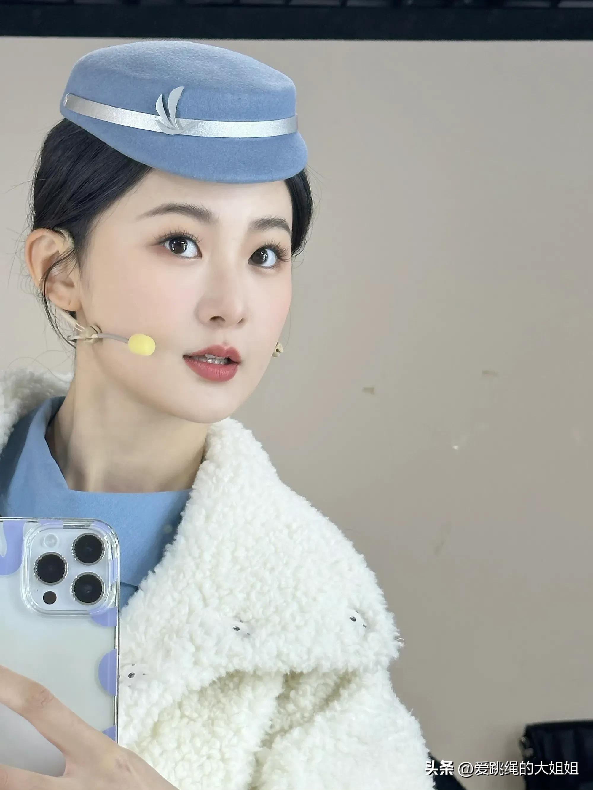 The most beautiful stewardess Li Yuheng, and the newcomer Shao Yuqi is out of the circle - iNEWS
