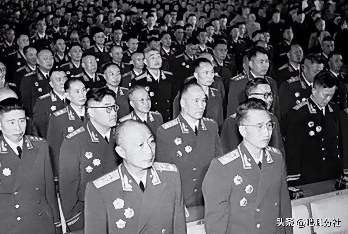In 1955, when the army awarded honors and honors, his honors were too ...