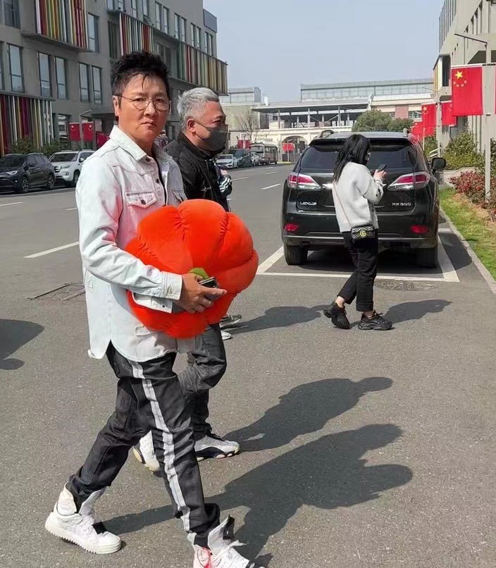 "Praise for the Song" Reuters exposure!What is the level of the second ...