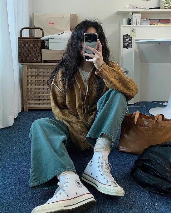 South Korean ins fashion blogger jsionl is simply wearing the ...